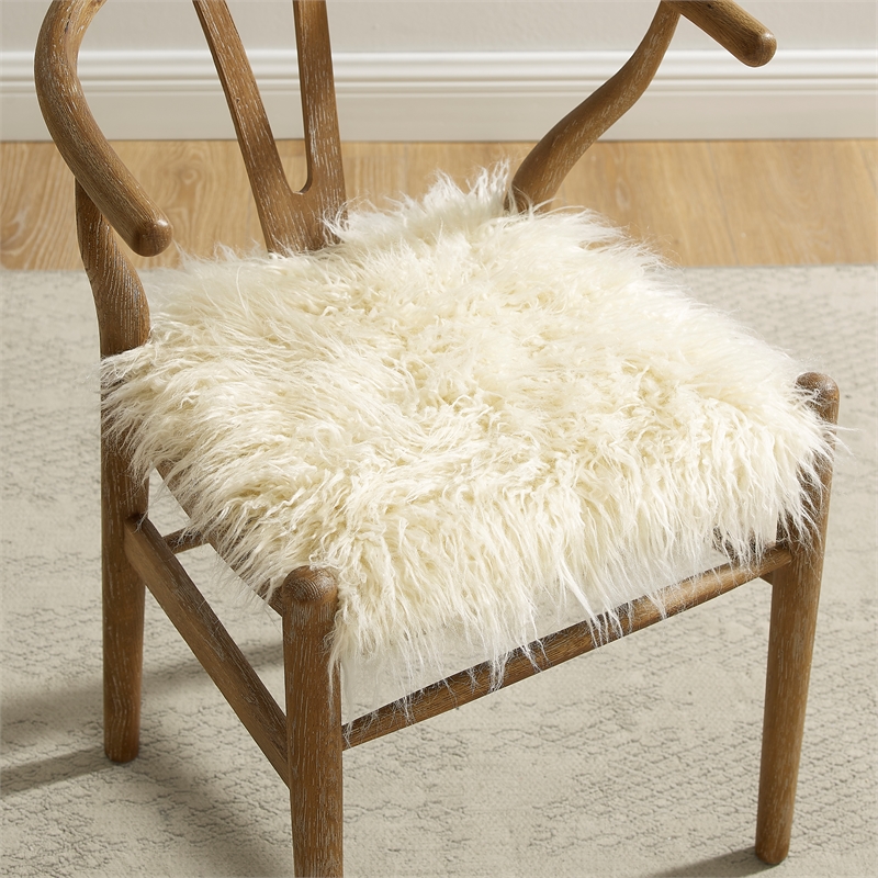 Wishbone chair with fur seat store