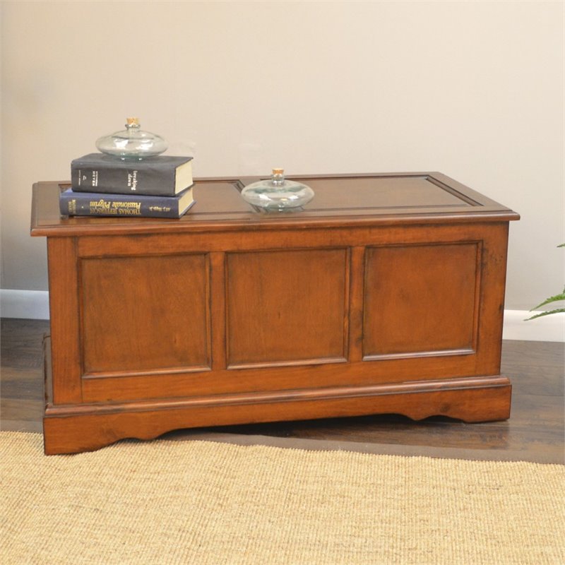 Carolina Classics Ingrid Blanket Chest in Chestnut