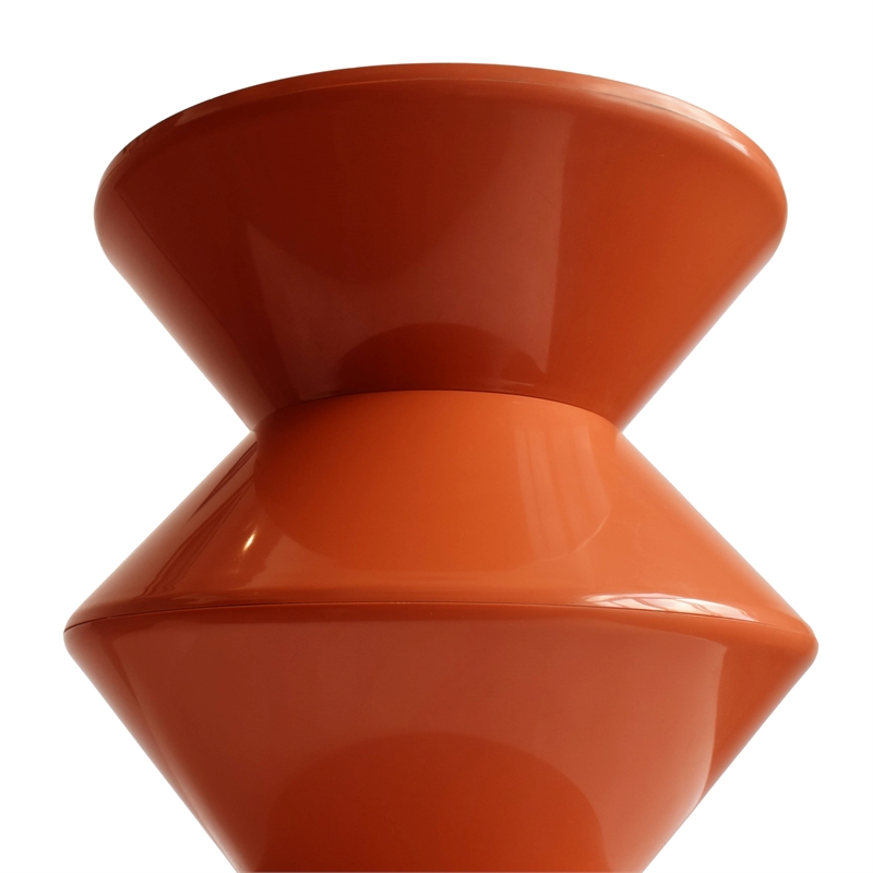 LeisureMod Round Side Table in ABS Plastic Double-Hourglass Design in ...