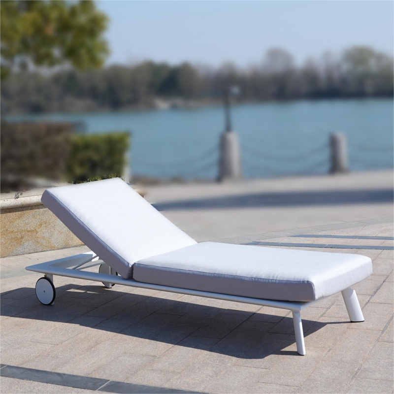 Diect Wicker Outdoor Metal Lazy Boy Recliner Chaise Lounge in White